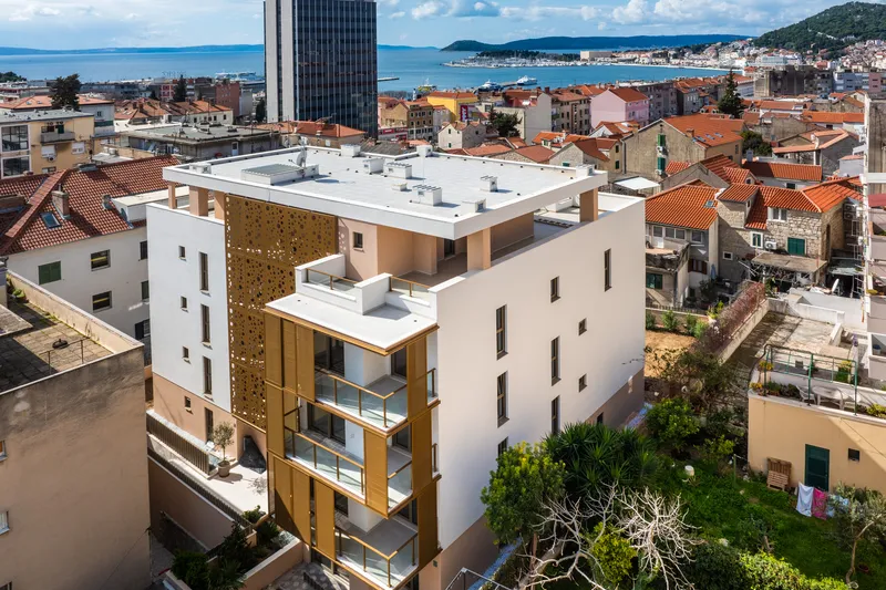 Split - Luxurious, modern new building near the center...
