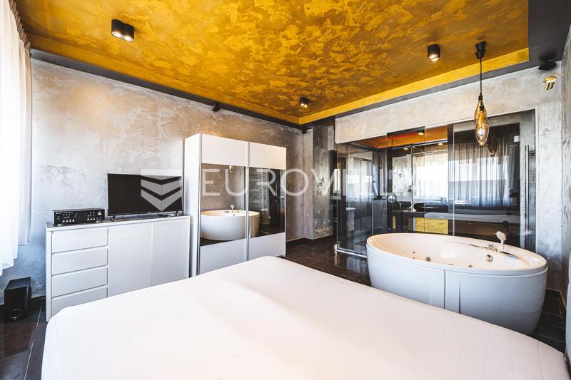 Zagreb, Cvjetni trg, pješačka zona, novouređeni stan 3...